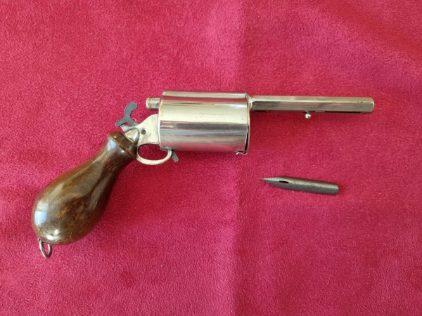 Writing Accessories | Pens & Collectables